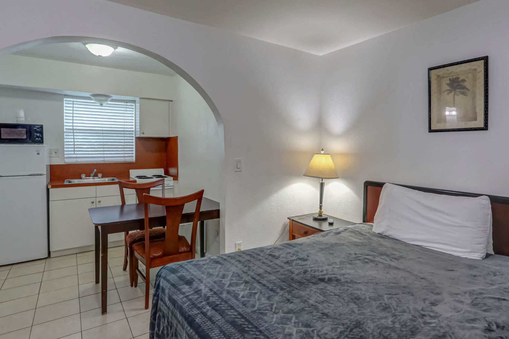 Small efficiency - Green Seas Motel